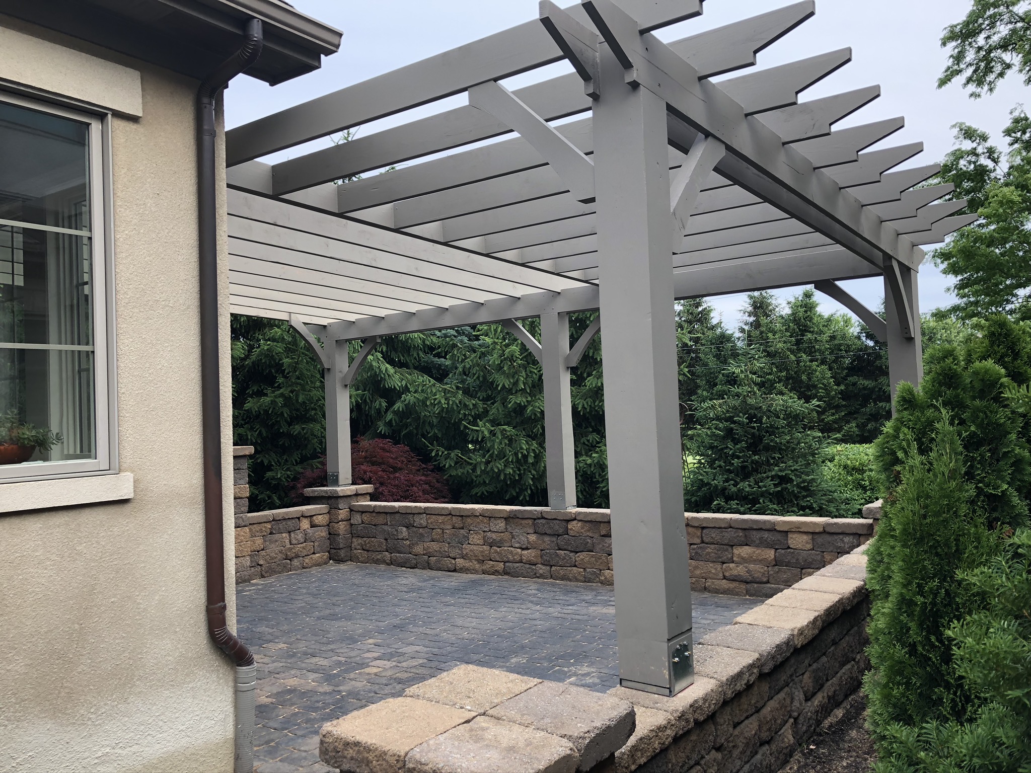 Multi-directional Rafter Pergola - Dublin, Ohio - Cedar & Stone